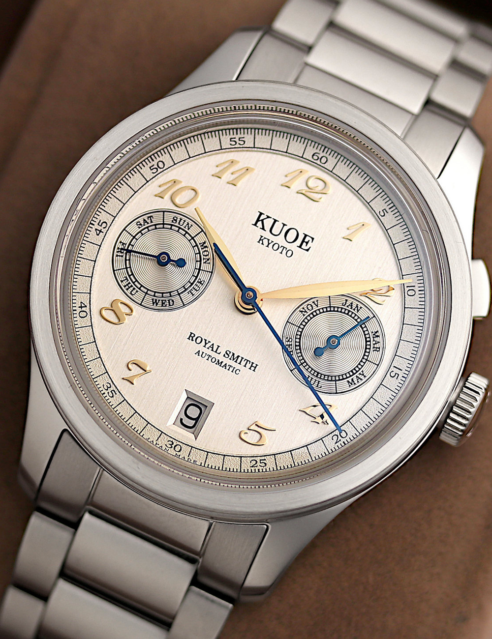 KUOE ROYAL SMITH 90-010 IVORY X VERTICAL BRUSHED DIAL / FLAT-LINK BRAC – CHEZ MAMAN